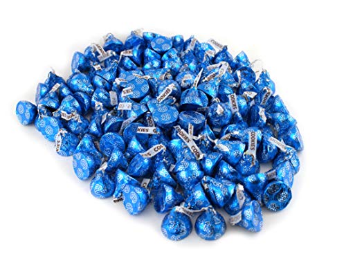 LaetaFood HERSHEY'S KISSES COOKIES 'N' CREME Candy, Light Blue Wrap Easter Candy (1 Pound Bag)