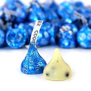 LaetaFood HERSHEY'S KISSES COOKIES 'N' CREME Candy, Light Blue Wrap Easter Candy (1 Pound Bag)