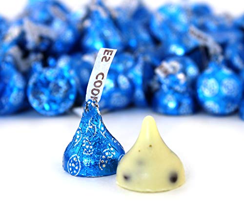 LaetaFood HERSHEY'S KISSES COOKIES 'N' CREME Candy, Light Blue Wrap Easter Candy (1 Pound Bag)