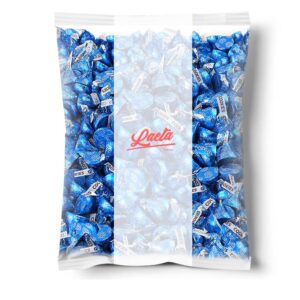 LaetaFood HERSHEY'S KISSES COOKIES 'N' CREME Candy, Light Blue Wrap Easter Candy (1 Pound Bag)