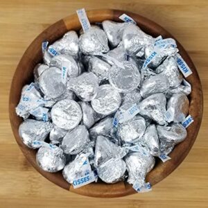 CrazyOutlet HERSHEY'S KISSES Silver Milk Chocolate Candy, Bulk Pack 2 Pounds