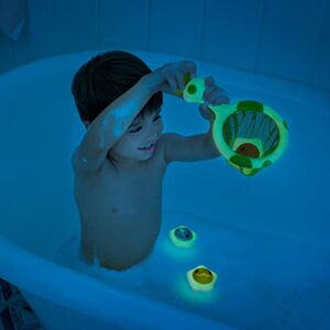 Munchkin® Catch a Glowing Star™ Glow in The Dark Scoop and Toss Baby and Toddler Bath Toy