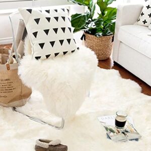 YADI Genuine Sheepskin Rug White Natural Australia Sheepskin Lambskin Fur Area Rug Bedroom Sofa Chair Cover Single Pelt/2'x 3' White/Ivory