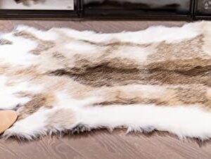 DUPA LIFE Reindeer Print Mixed Beige White ReindeerSkin Faux Fur Reindeer Hide Area Rug for Bedroom, Living Room,Chair Cover. Ultra Soft Fluffy Cozy Washable 3x3.5Feet