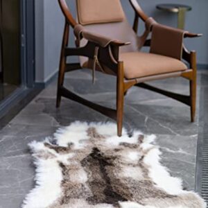 DUPA LIFE Reindeer Print Mixed Beige White ReindeerSkin Faux Fur Reindeer Hide Area Rug for Bedroom, Living Room,Chair Cover. Ultra Soft Fluffy Cozy Washable 3x3.5Feet