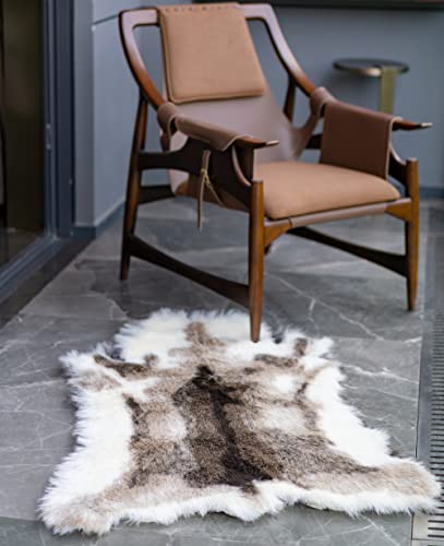 DUPA LIFE Reindeer Print Mixed Beige White ReindeerSkin Faux Fur Reindeer Hide Area Rug for Bedroom, Living Room,Chair Cover. Ultra Soft Fluffy Cozy Washable 3x3.5Feet