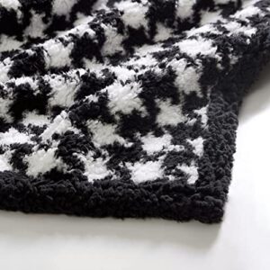 Betsey Johnson- Throw Blanket, Ultra Soft Plush Sherpa Home Décor, Reversible All Season Bedding (Houndstooth Black, 50 x 60)