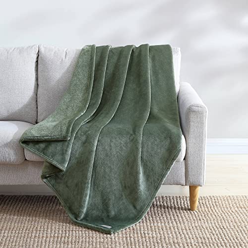 Eddie Bauer- Throw Blanket, Ultra Soft Plush Home Décor, All Season Bedding (Ultra Lux Solid Green, 50 x 60)