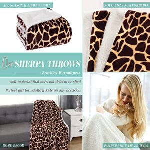 Elegant Comfort Throw Blanket, Reversible Sherpa Flannel, Ultra-Soft, Fuzzy, Cozy and Plush- All Season Lightweight Decorative Throw, 50 x 60 inches, Animal Print Design Sherpa Throw, Giraffe