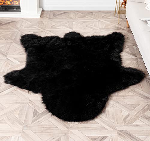 AbunHeri Faux Black Bear Rug Faux Cowhide Rug Animal Print Area Rug Faux Sheepskin Fur Rug Decor for Living Room (5.1x6.1 Feet)