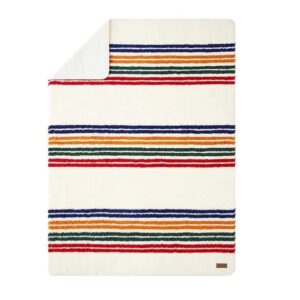 pendleton sherpa fleece throw (pine island ivory)