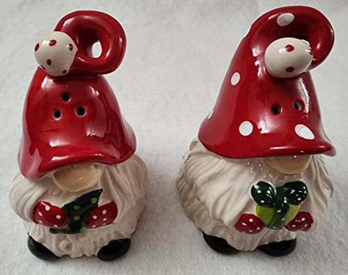 Christmas Salt and Pepper Shakers (Christmas Gnomes Set)