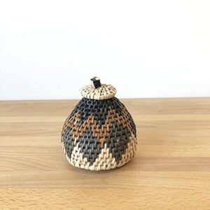 assorted 4-5″ african zulu mini lidded basket // lidded palm basket // south africa basket