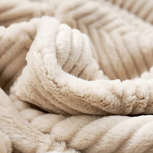 Cozy Bliss Super Soft Fuzzy Herringbone Faux Fur Throw Blanket for Couch 60"x80", Chevron Faux Fur Blanket Throw Blanket, Luxury Plush Decorative Throw Blanket for Sofa Bed (60" x 80", Beige)