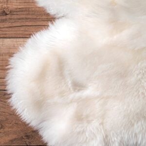 nuLOOM Sheepskin Natural Double Pelt Shag Accent Rug, 1' 10" x 5' 7", Natural