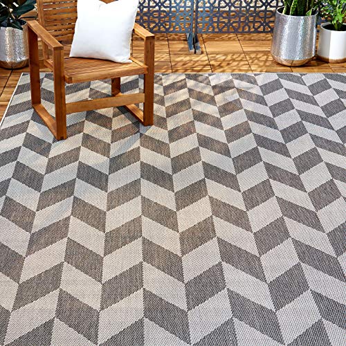 Nicole Miller New York Patio Country Calla Contemporary Herringbone Indoor/Outdoor Area Rug, Black/Grey, 6'6"x9'2"