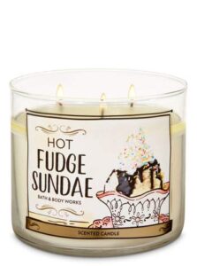 bath and body work white barn hot fudge sundae 3wick candle 14.5 ounce