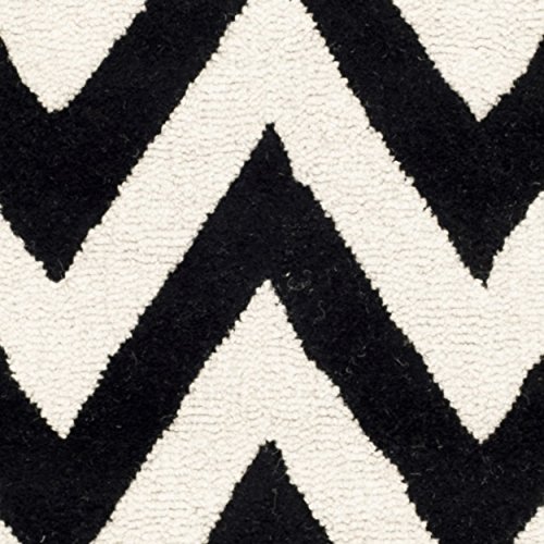 SAFAVIEH Cambridge Collection 4' Square Black/Ivory CAM139E Handmade Chevron Premium Wool Area Rug