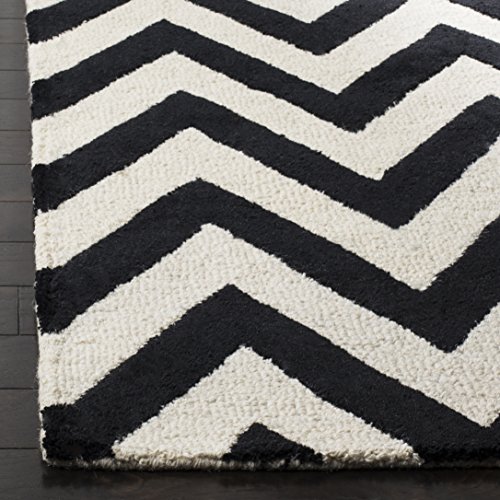 SAFAVIEH Cambridge Collection 4' Square Black/Ivory CAM139E Handmade Chevron Premium Wool Area Rug