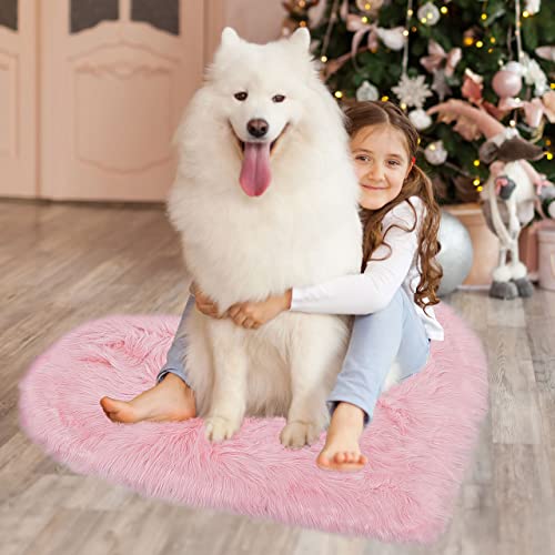 uxcell Heart Shaped Rugs for Bedroom,Small Aesthetic Carpet Girls,Cute Shaggy Floor Mirror Mat,Pastel Furry Throw Rug 2.3ftx3ft, Light Pink