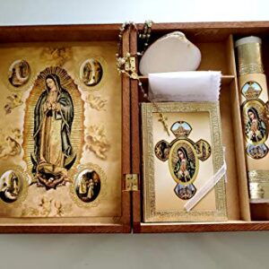 Vela para Bautizo con Caja de Madera con 12 Organzas de Recuerdos con Rosarios Biblia en Espanol