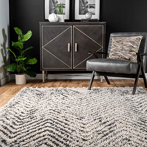 nuLOOM Amanda Moroccan Chevron Tassel Shag Area Rug, 5' 3" x 7' 7", Off-white