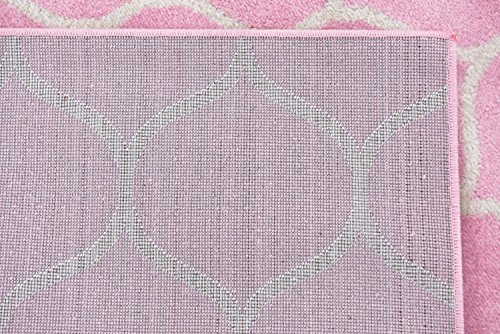 Unique Loom Trellis Frieze Collection Area Rug - Rounded (4' 1" x 6' 1", Light Pink/ Ivory)