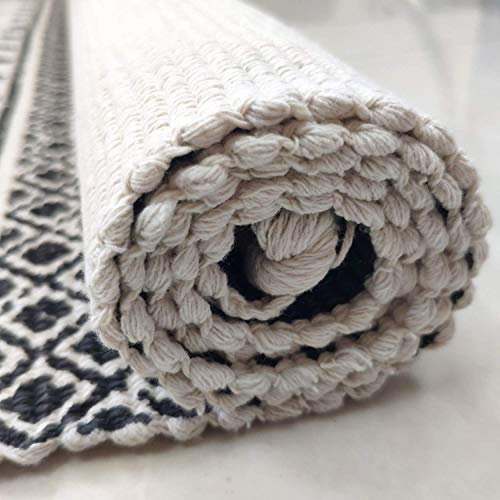 USTIDE Cotton Rug Black&Cream Boho Rag Rug Washable Farmhouse Bath Tassel Rug Doormat Hand Woven Fringe Rug Chindi Rug 2’×3’