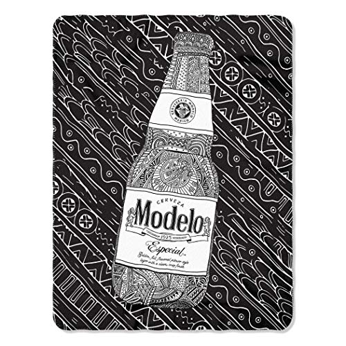 Modelo Especial Linework Design Fleece Blanket