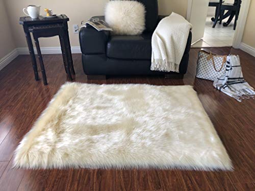 LAMBZY Faux Sheepskin Super Soft Hypoallergenic Square Area Rug Plush Fur Premium Shag ( 18",45x45 cm, Cream)