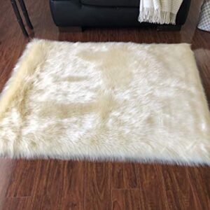 LAMBZY Faux Sheepskin Super Soft Hypoallergenic Square Area Rug Plush Fur Premium Shag ( 18",45x45 cm, Cream)