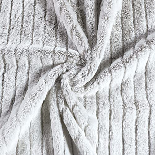 Mary Hatch Faux Fur Throw Blanket for Couch Silver Ultra Soft Luxury Fluffy Plush Blanket Fuzzy Decorative Blanket for Sofa Bed Living Room 50x60 inch