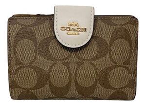 coach signature medium corner zip wallet in coated canvas khaki chalk