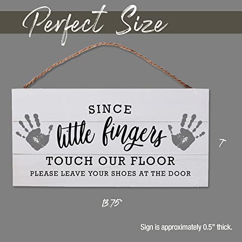 GSM Brands Little Fingers No Shoes Wood Plank Hanging Sign (13.75 x 6.9 Inches)