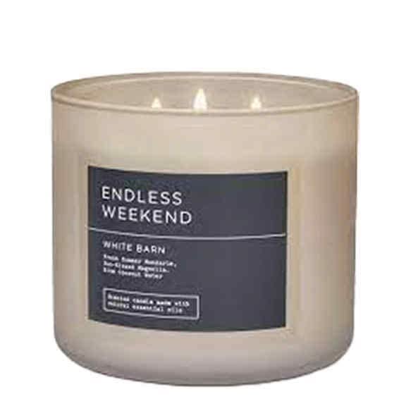 3 Wick Endless Weekend Flavoured Candle 14.5 oz / 411 g - Scented Classic Candle, All-Natural Scented Soy Candle, Burning Highly Scented Jar Candle, Luxury Aromatherapy Candle