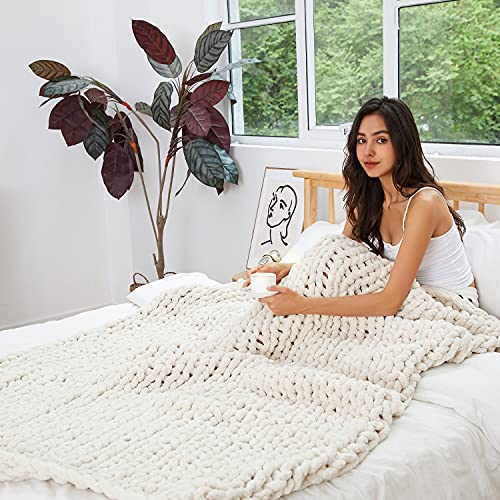 ZUIBESCHOS Chunky Knit Blanket Warm Chenille Yarn Throw Blanket 40x80 Inch Handmade Cozy Throw Yarn Blanket for Bed Home Decor, Machine Washable,Beige