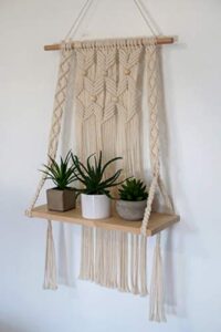 macrame shelf – cute macrame hanging shelf – 1 tier macrame shelf hanging ideal for bohemian wall decor to display plants, artwork pictures books and home decor items