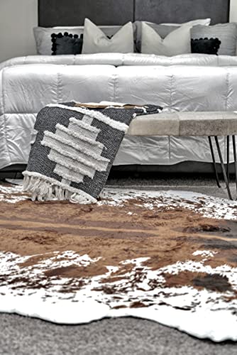 NativeSkins Medium Faux Cowhide Rug - Original (4.3ft x 5.6ft)