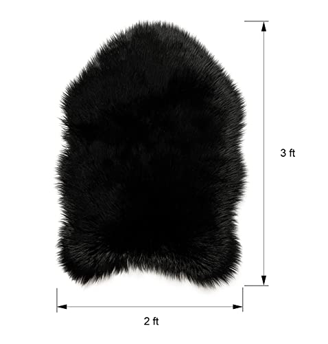 Teppich Wölkchen Faux Fur Rug | Sheep Skin Throw Rug | Washable Fluffy Area Rug, Fuzzy Shag Rug for The Living Room, Bedroom, Nursery Decor | Black - 2x3ft Sheepskin