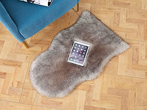 MALONGJI Luxury Soft Small Faux Sheepskin Fur Rugs Area Rug Fluffy Carpets Rug Cushion for Bedroom Living Room Anti-Skid Durable Round Rectangle Fuzzy Rug (Brown, Sheepskin Shape)