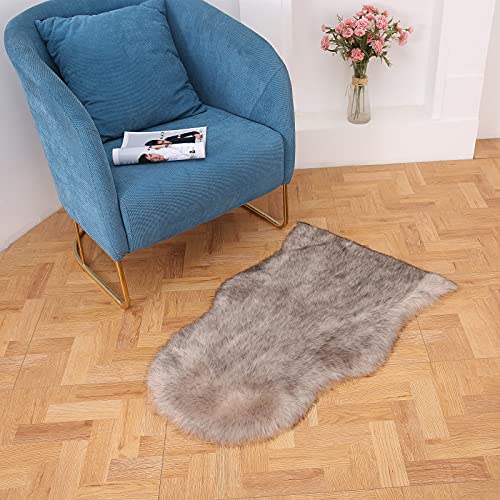 MALONGJI Luxury Soft Small Faux Sheepskin Fur Rugs Area Rug Fluffy Carpets Rug Cushion for Bedroom Living Room Anti-Skid Durable Round Rectangle Fuzzy Rug (Brown, Sheepskin Shape)