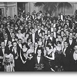 Overlook Hotel from Stephen King's The Shining Movie Poster Pictures for Living Room Painting Prints on Canvas Artwork for Kitchen Wall Decor for Bedroom Printed Canvas Modern Home Decorations (No Frame,16x24inch)