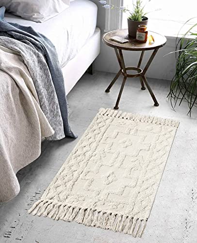 Uphome Boho Bathroom Rug 2' x 3' Moroccan Tufted Small Rugs with Tassels Farmhouse Cotton Woven Washable Accent Throw Rug for Entryway Bedroom Laundry Living Room Kitchen,Beige