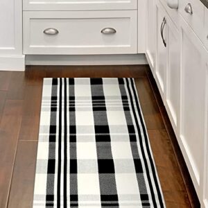 Seavish Porch Rug,Buffalo Plaid Outdoor Rug, Black White Front Door Decor Cotton Hand-Woven Checkered Washable Runner for Layered Door Mats Farmhouse Entryway Kitchen Bathroom Patio(2'x4.3')