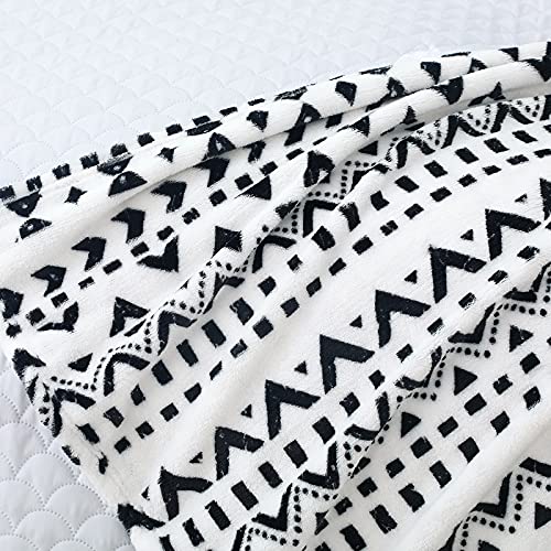 Vessia Oversized Flannel Fleece Plush Blanket Throw Size(50"x70") - Black and White Boho Geometric Pattern Blanket - Soft Cozy Lightweight Microfiber Blanket for All Seasons