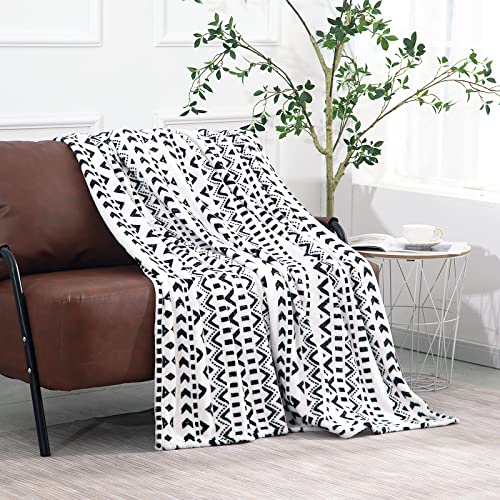 Vessia Oversized Flannel Fleece Plush Blanket Throw Size(50"x70") - Black and White Boho Geometric Pattern Blanket - Soft Cozy Lightweight Microfiber Blanket for All Seasons