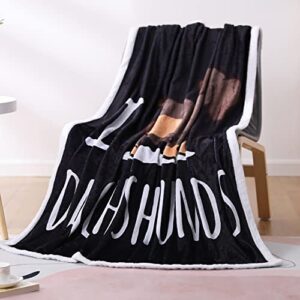 Famitile Dachshund Throw Blanket, Love Dachshund Soft Sherpa Flannel Blanket Warm Cozy Fleece Blanket Cute Cartoon Fuzzy Dachshund Blanket for Kids and Adults Couch Bed Chair Sofa