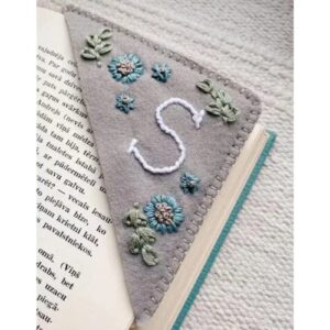 2023 New Style Bookmark Hand Embroidered Corner Bookmark, Season Topic Flower Letter Embroidery Bookmarks, Felt Triangle Page Corner Handmade Bookmark, Felt Triangle Bookmark (Summer)