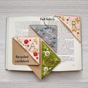 2023 New Style Bookmark Hand Embroidered Corner Bookmark, Season Topic Flower Letter Embroidery Bookmarks, Felt Triangle Page Corner Handmade Bookmark, Felt Triangle Bookmark (Summer)