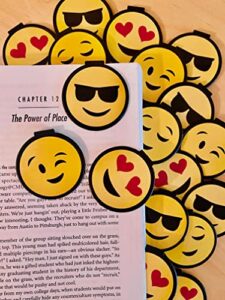 emoticon bulk bookmarks – 36 bulk bookmarks for kids girl’s boys- school student incentives – library incentives – reading incentives – party favor prizes – classroom reading awards!